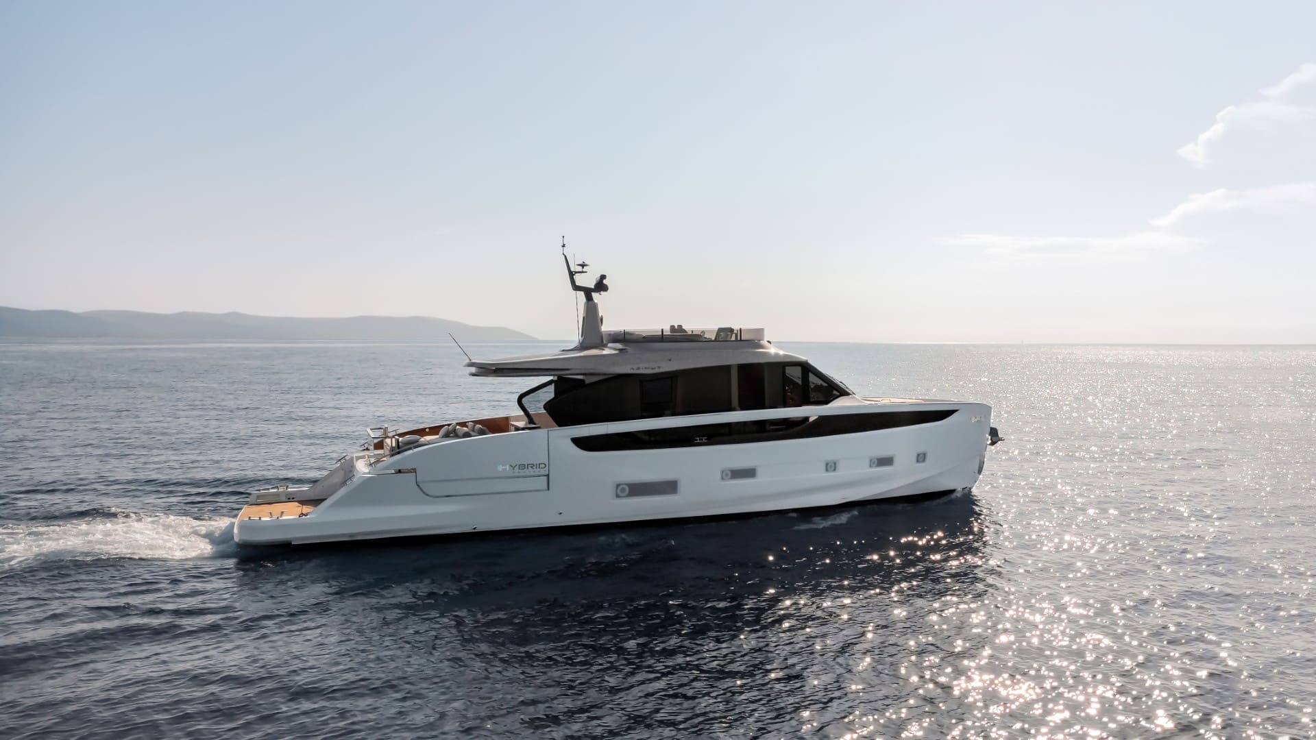 Azimut and Volvo Penta Seadeck 7 hybrid’s Cannes premiere | Yacht Style